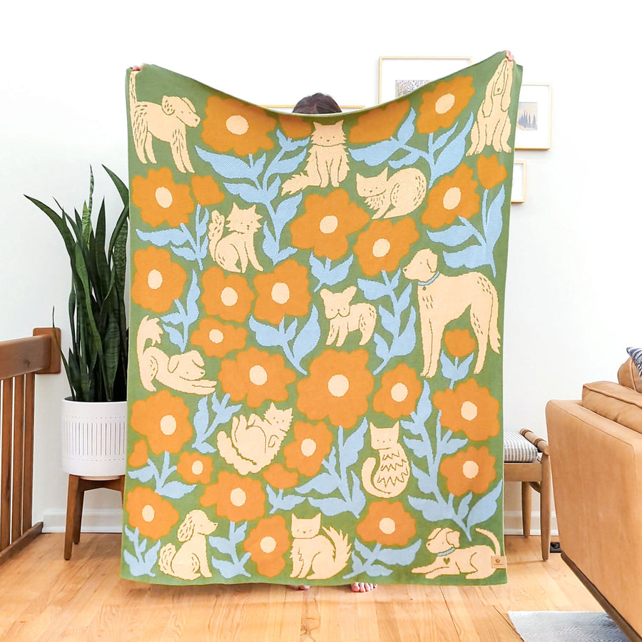 Beautifully illustrated, responsibly made knit blankets from Nuthatch ...
